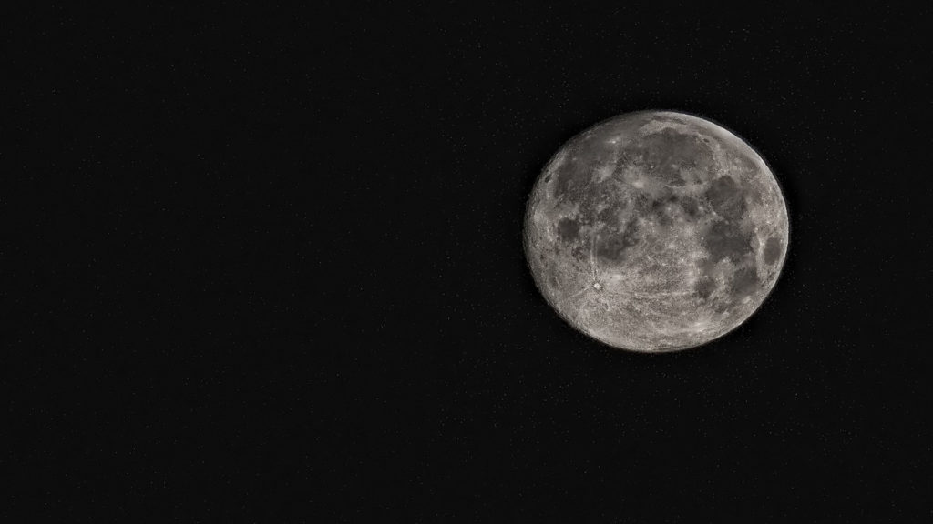 El misterioso miedo que tiene algunas personas a la Luna 1920 - BIRISKA
